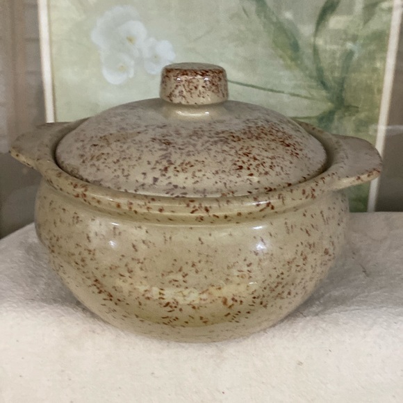 Kitchen | Vintage Western Pottery Covered Bean Pot Spatterware 8 | Poshmark